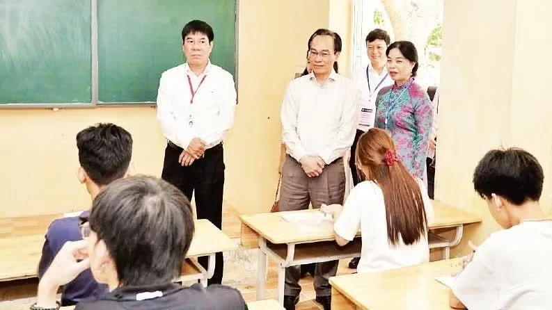 Over 1.2 million students begin national high school graduation exam