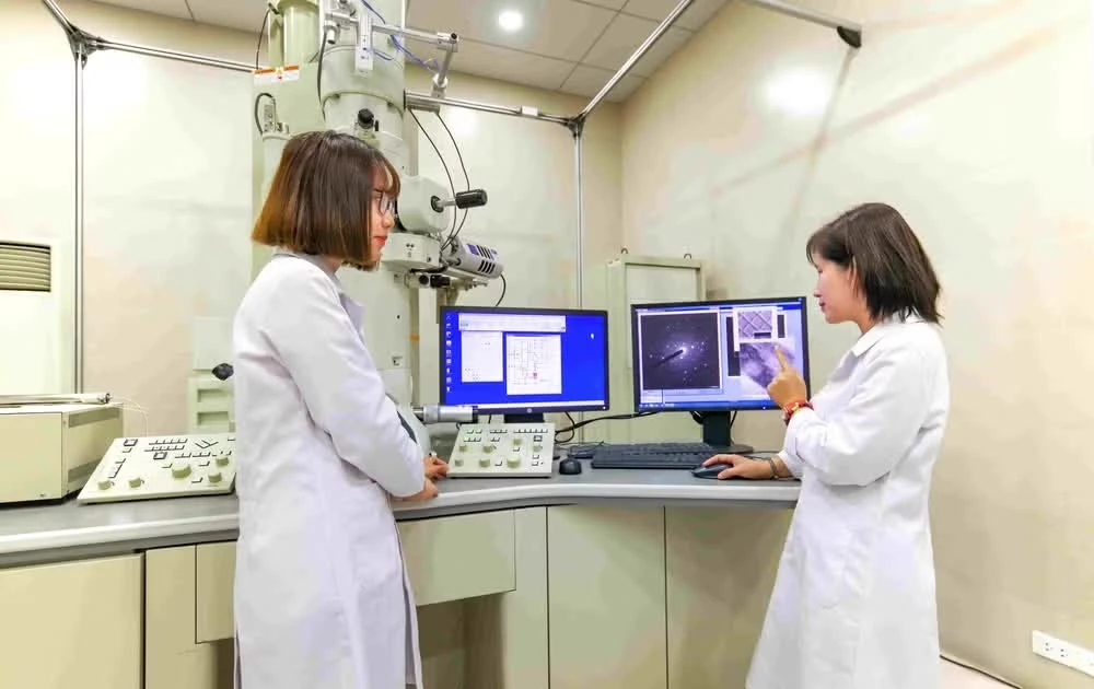 Defining the right role and innovating thinking in basic scientific ...
