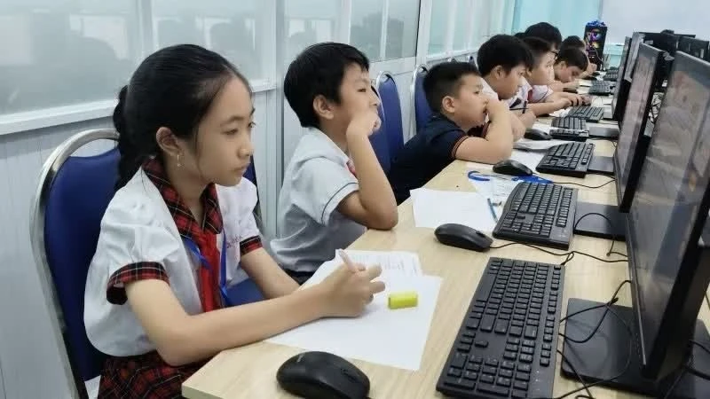 560 contestants compete in final round of Ho Chi Minh City Young ...