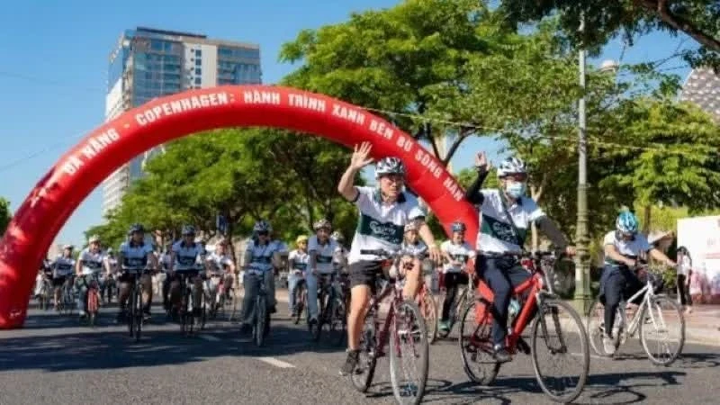 Cycling with the community for a green future to mark 55 years of Viet ...