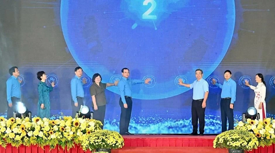 Tet reunion, trade union market held for workers in Ho Chi Minh City ...