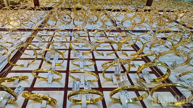 Infographic: Gold bars decline, gold rings rise on December 31 | Nhan ...