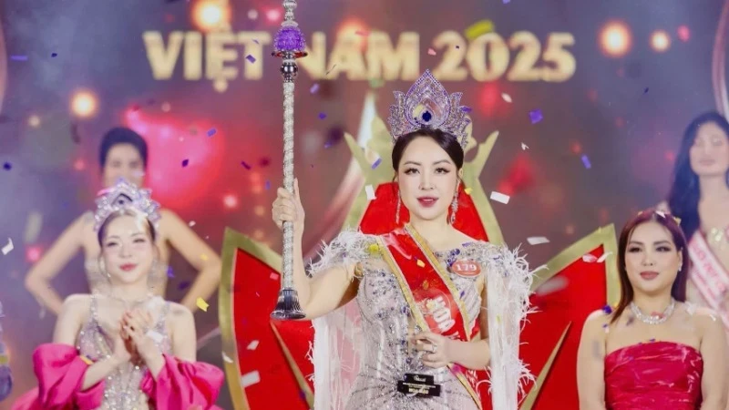 Hoang Thu Thuy crowned Miss Vietnam Business 2025 | Nhan Dan Online