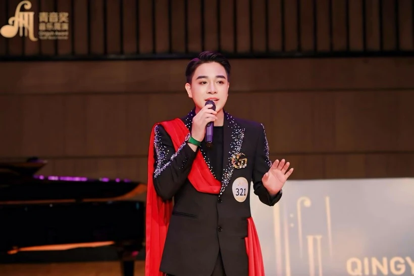 Vietnamese singer wins special prize at youth music festival in China ...