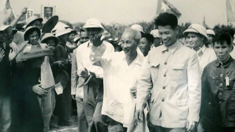 Paying tribute to President Ho Chi Minh on the frontier island of Co To | Nhan Dan Online