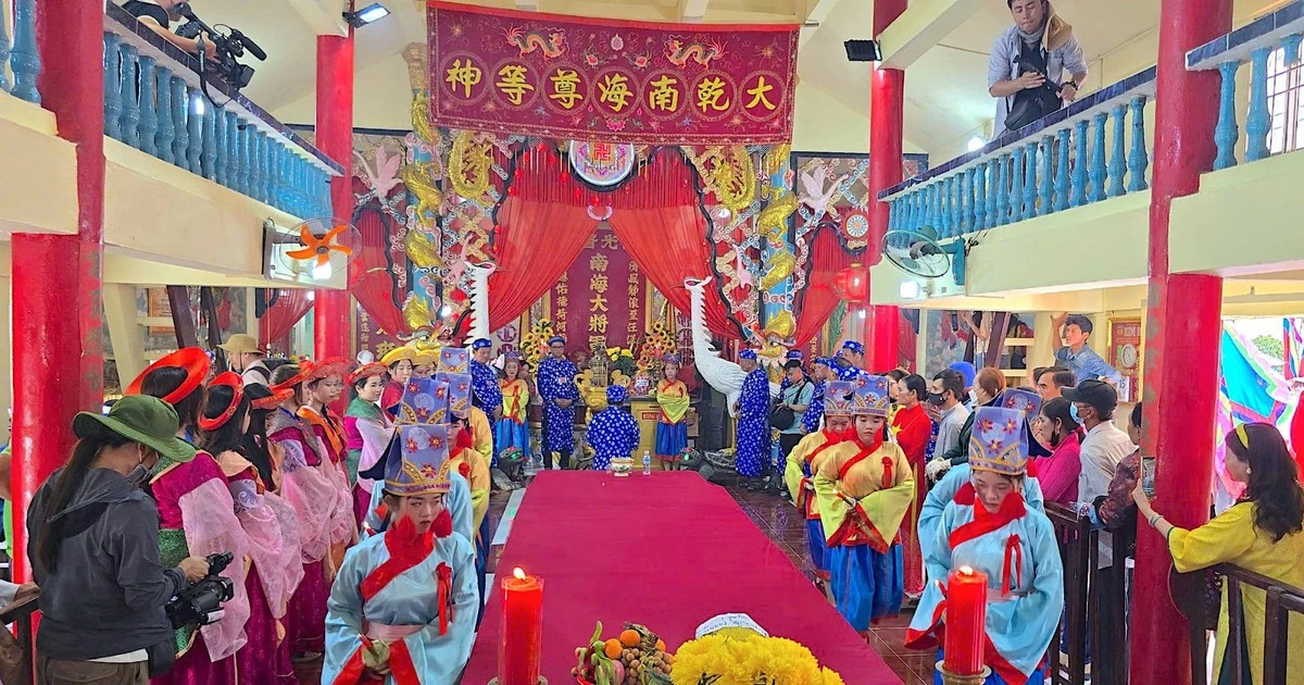 Ca Mau honours 100-year-old heritage of Song Doc Whale Worshipping ...