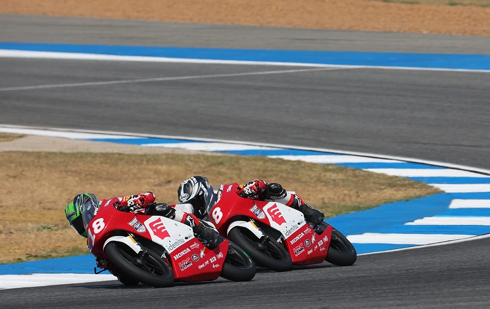 Vietnamese racer shines in first stage of Asian Talent Cup 2025 | Nhan ...