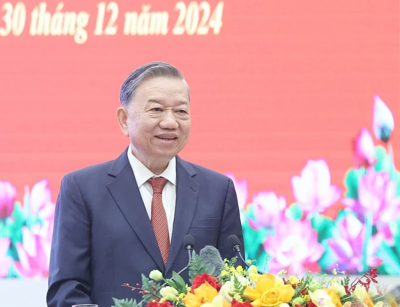 Party chief receives prominent intellectuals, scientists nationwide ...