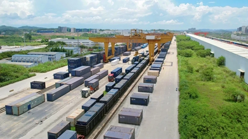 China – Vietnam container cargo transport increases by 1,565% in first ...