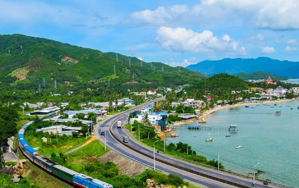 Viet Nam targets 35,000 skilled railway workers over next five years