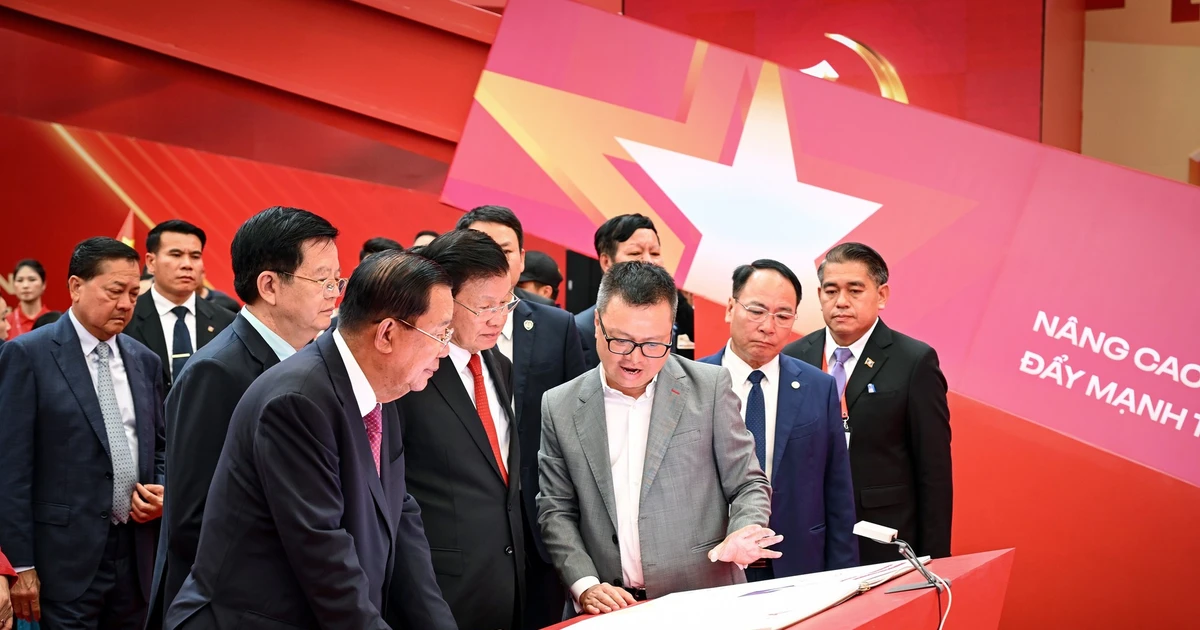 Lao, Cambodian leaders visit exhibition of Vietnam's 80-year national ...