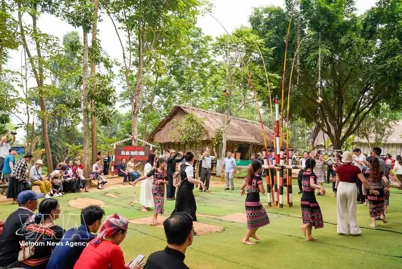 Ethnic cultures come alive during April 30–May 1 holiday | Nhan Dan Online