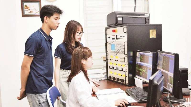 Efforts to change mindsets and approaches to promote strategic technologies