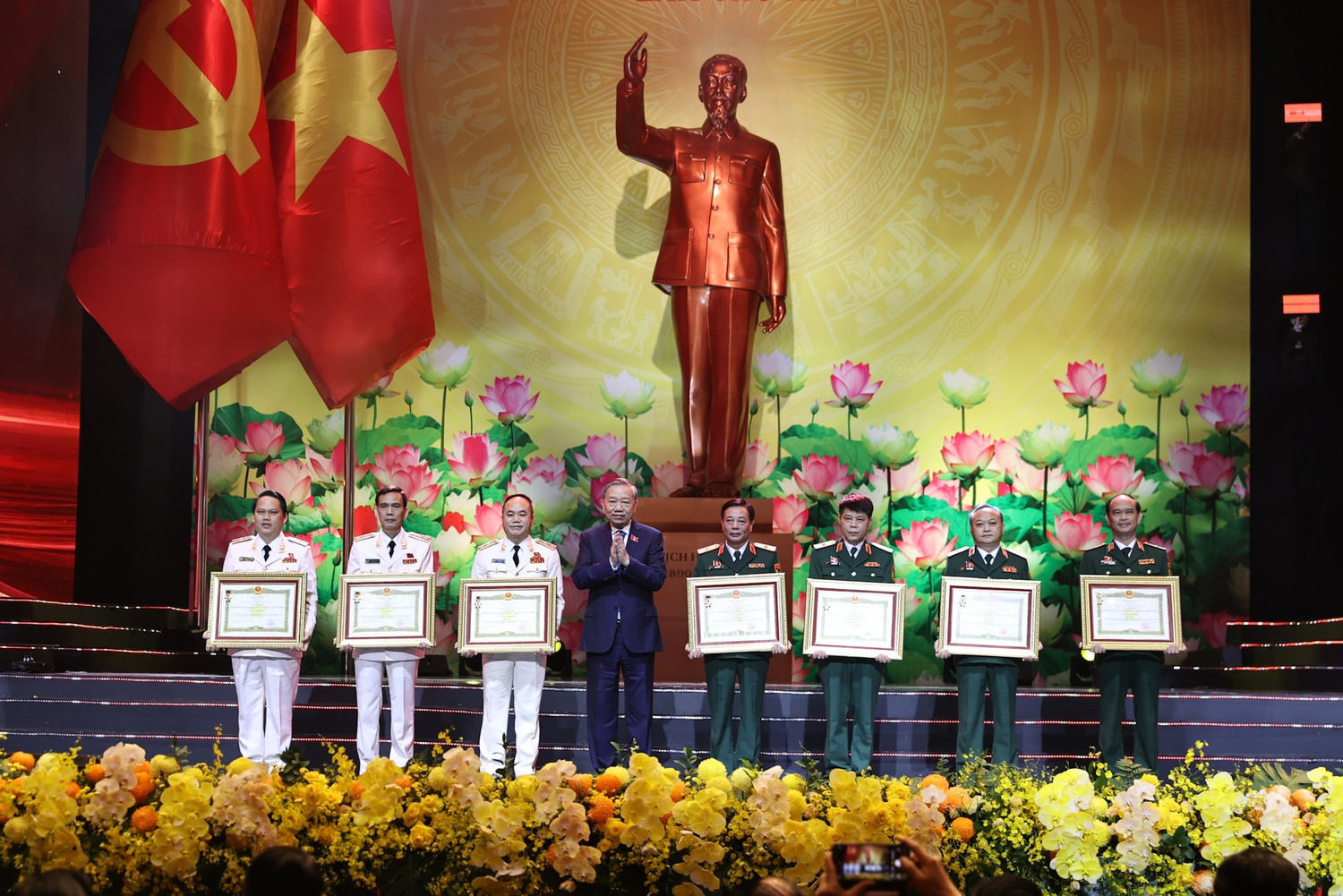 Harnessing Viet Nam’s wisdom and resilience to usher in a new era of ...